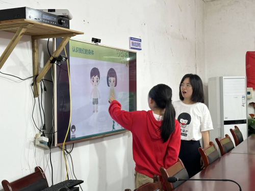 三下乡｜“花蕾护航 女童保护”公益课堂-西密歇根学院